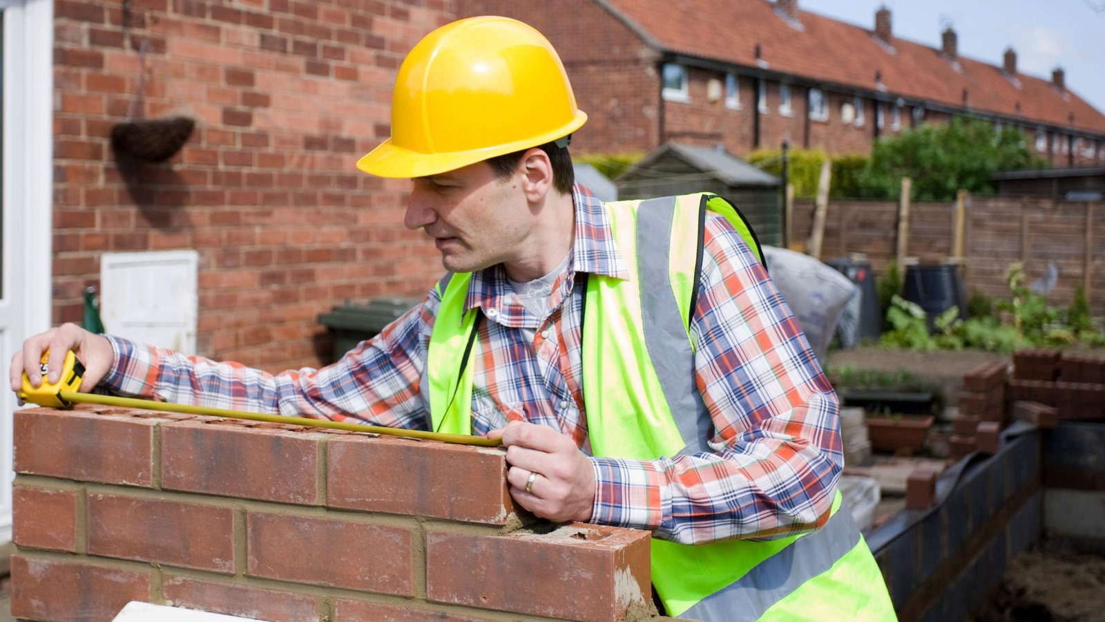 How To Check A Builder’s Credentials In NZ Before Hiring